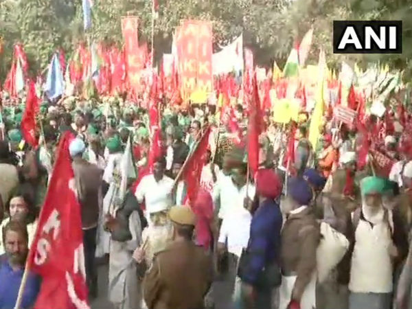 Farmers’ march updates: Thousands begin march from Ramlila Maidan to ...