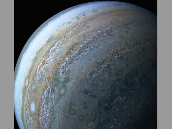 NASA's Juno probe sends back incredible photos of Jupiter’s swirling ...