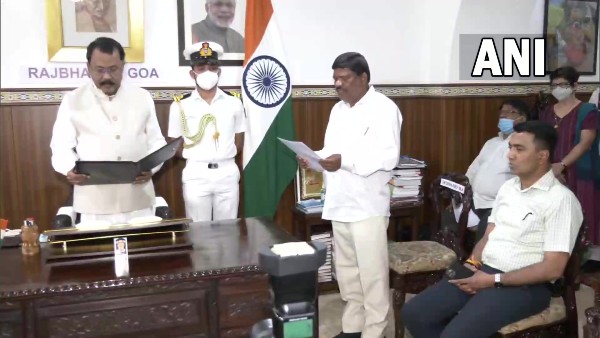 Goa | MLA-elect Ganesh Gaonkar administered oath as pro-tem speaker at ...