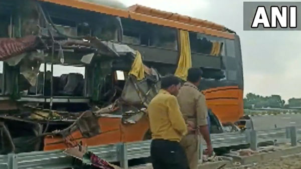 8 dead, nearly 20 injured in bus collision on UP's Purvanchal ...