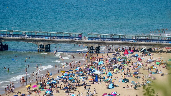 UK heatwave: Britain breaks all-time temperature record with 40 degrees ...