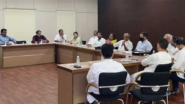 Congress MPs to meet today as ED seals Young India office - Oneindia News