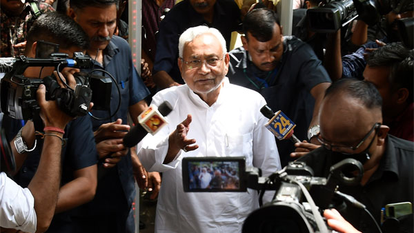Let's make the 'main front' not 'third front': Nitish Kumar on ...