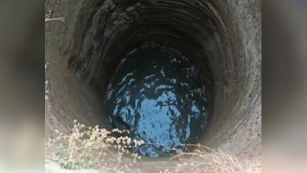 Woman's body found in well in Thane - Oneindia News