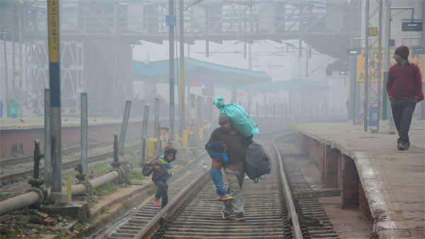 Relief from severe cold wave in Delhi; 13 trains running late due to ...