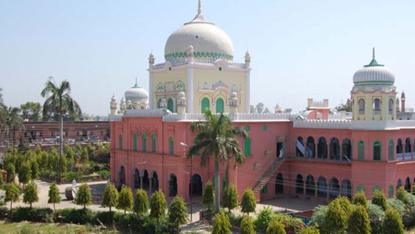 Darul Uloom issued fatwa to Muslim students: Warns them against shaving ...