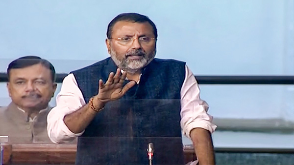 Misleading, derogatory: BJP MP gives breach of privilege notice against Rahul Gandhi - Oneindia News