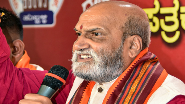 Lure Muslim girls in response to Love Jihad, Pramod Muthalik tells ...