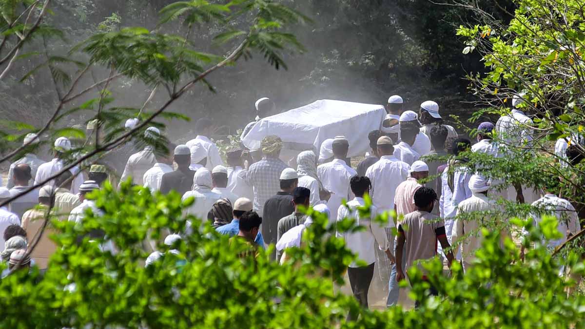 Asad buried even as gangster father Atiq Ahmed fails to attend ...