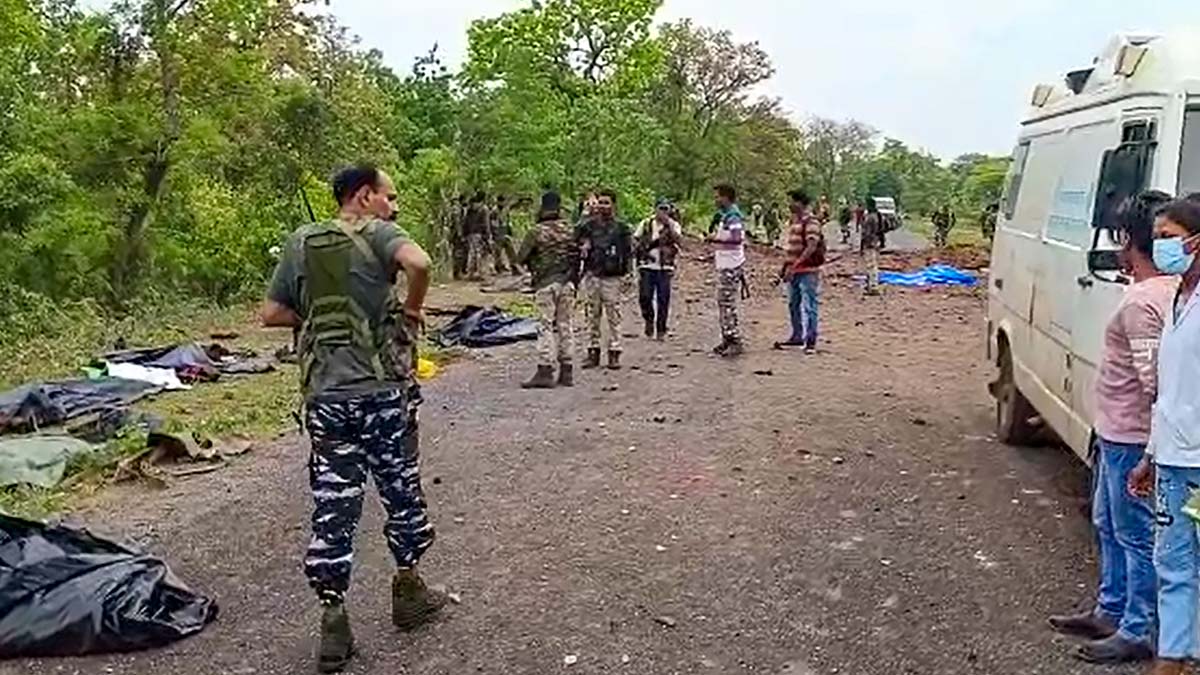 Why do naxalites up their offensive during the summers - Oneindia News