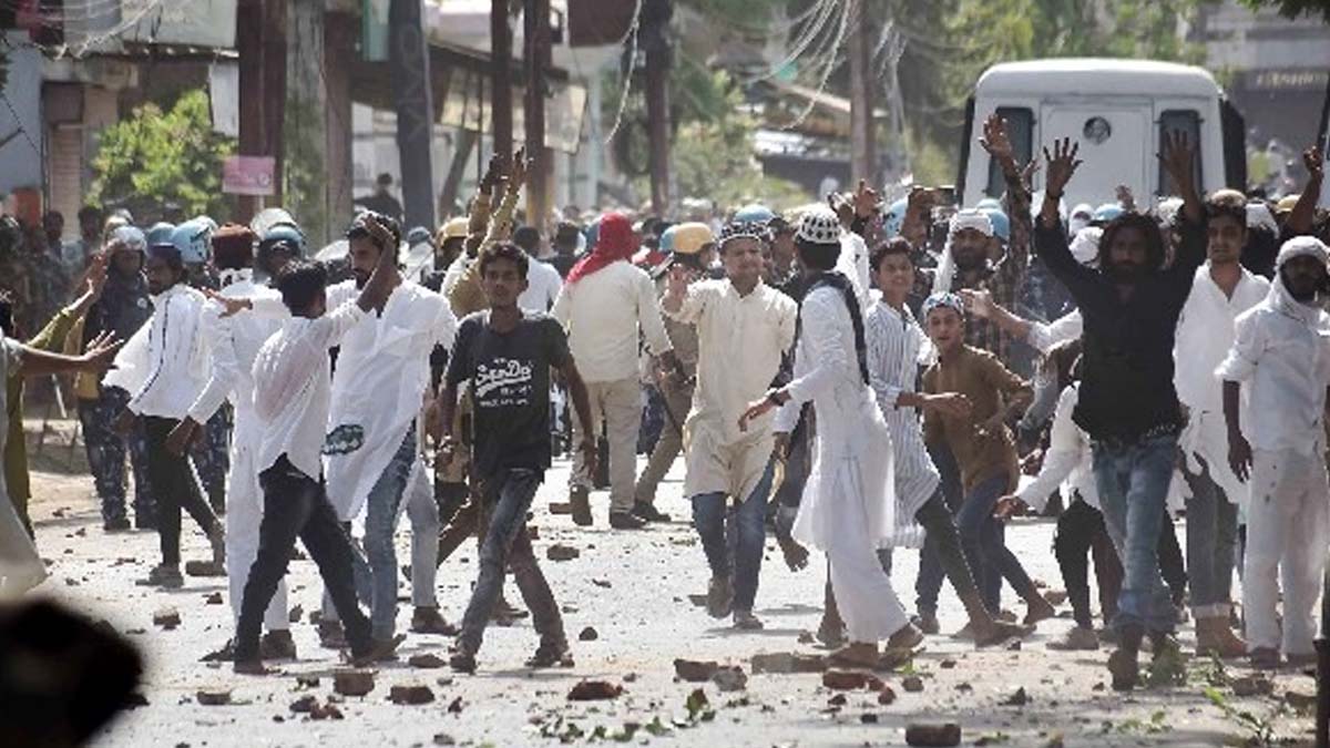 OPINION: Who is responsible for Hindu-Muslim tensions? - Oneindia News