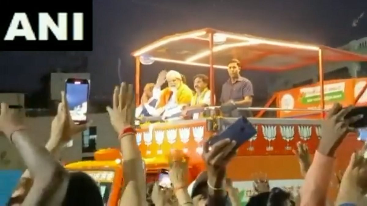 Security breach at PM’s roadshow in Mysuru as cellphone pelted at him ...