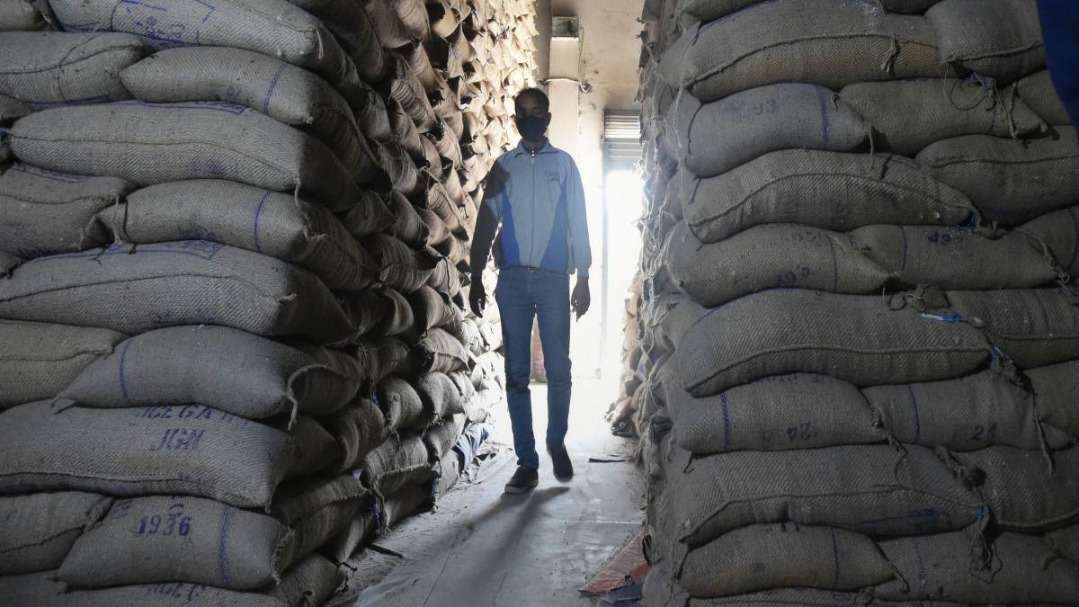 EC can't search, seize goods before polls are declared: Karnataka HC ...