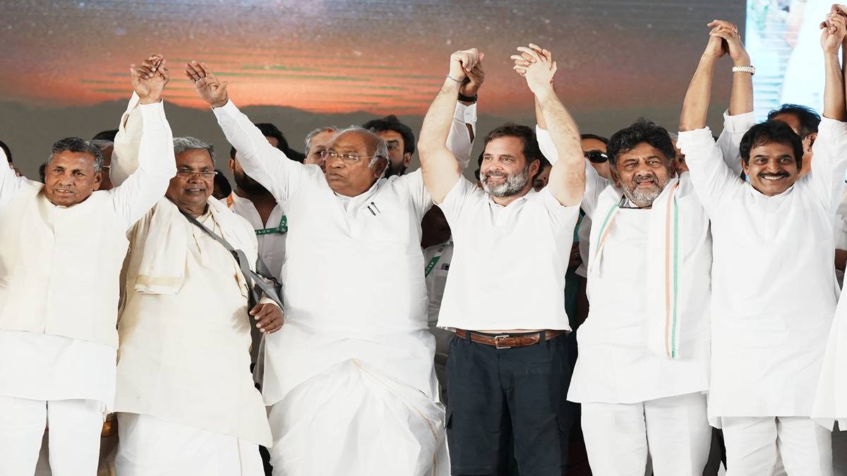 Remove 50% cap on reservation: Rahul Gandhi in Kolar - Oneindia News