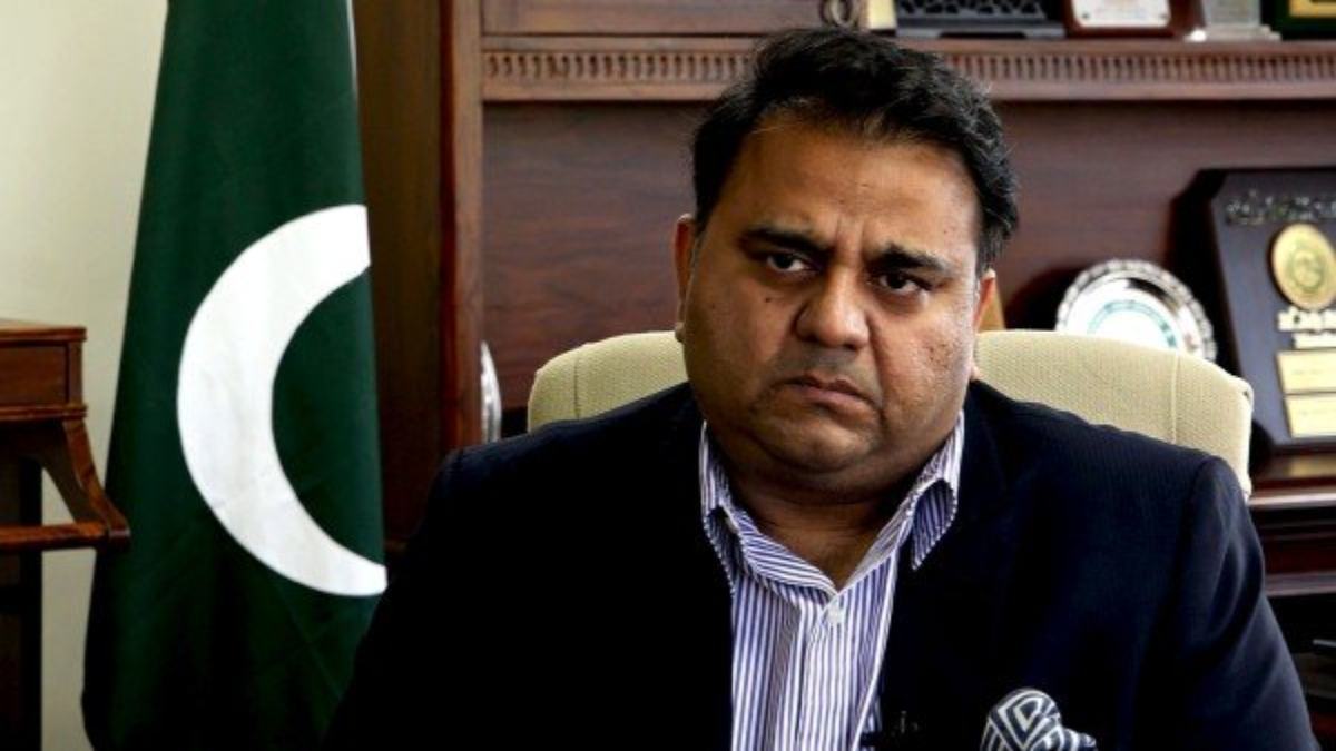 Pakistan Ex-Minister Fawad Chaudhry Resigns From PTI - Oneindia News