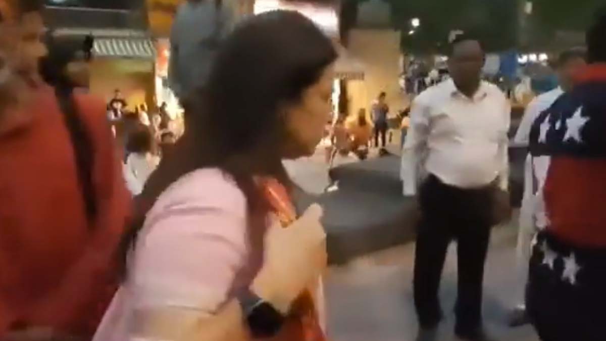 Viral Video: Meenakshi Lekhi Runs Away From Questions On Wrestlers ...