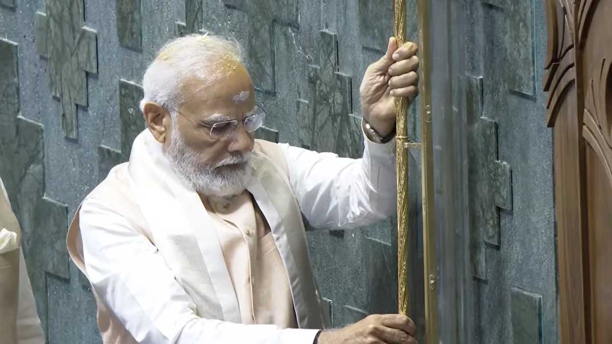 PM Modi Installs Historic Sengol In New Parliament - Oneindia News