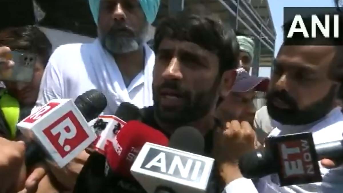 Wrestler Bajrang Punia Stands in Solidarity with Farmers, Calls for MSP ...