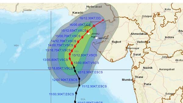 Cyclone Biparjoy Weakens Into ‘Very Severe’ Storm but Continues March ...