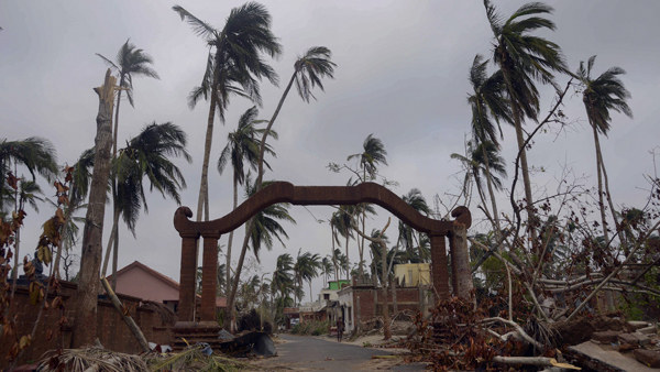 Know The Deadliest Cyclones That Hit India In Last 10 Years - Oneindia News