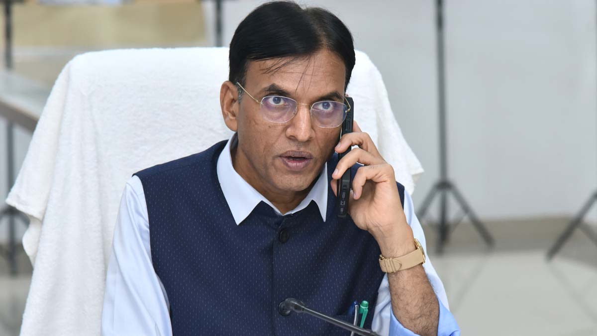 Mansukh Mandaviya Reviews Steps Taken To Deal With Cyclone Biparjoy ...