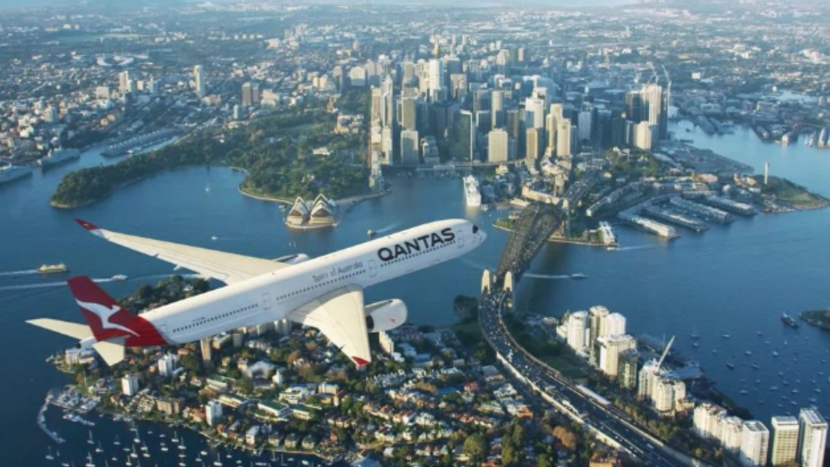 In A First, Qantas Airways Introduces Communal Lounge For Long-Haul ...