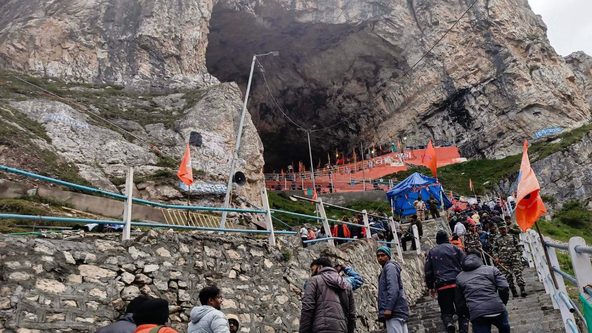 Amarnath Yatra Temporarily Suspended Due To Bad Weather - Oneindia News