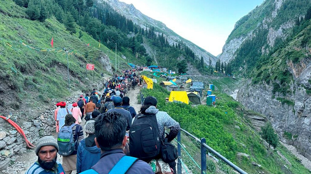 Over 7,000 Pilgrims Leave Jammu Base Camp For Amarnath Yatra - Oneindia News