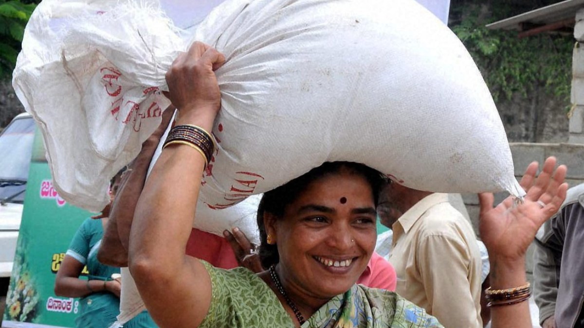 Karnataka Anna Bhagya Scheme 2023: When will Beneficiaries get the Cash ...