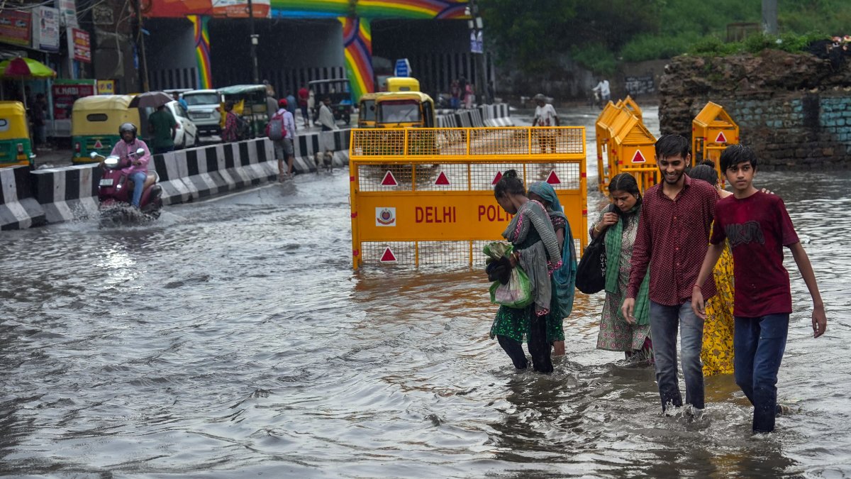 Delhi Schools Shut In Flood-Hit Areas; DDMA Meeting Today Over Rising ...