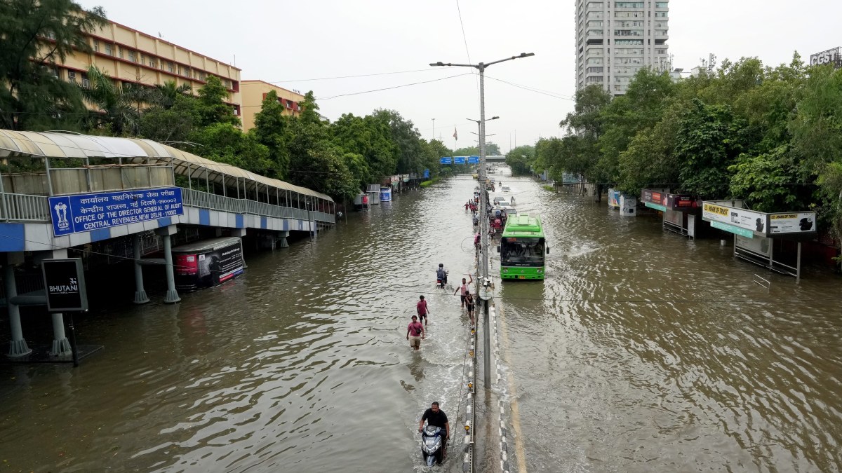 Delhi Flood: Yamuna Water Level Recedes At 5Cm Every Hour, Relief ...