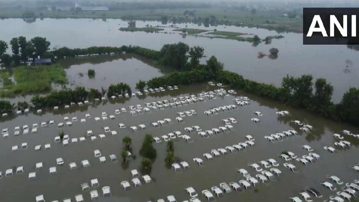 Ecotech 3 Flood: Video Shows Over 300 Vehicles Submerged In Noida As ...
