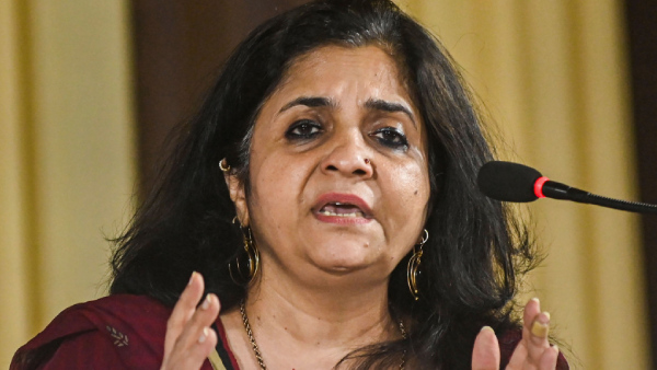 SC Grants Regular Bail To Teesta Setalvad In 2002 Post-Godhra Riots Case - Oneindia News