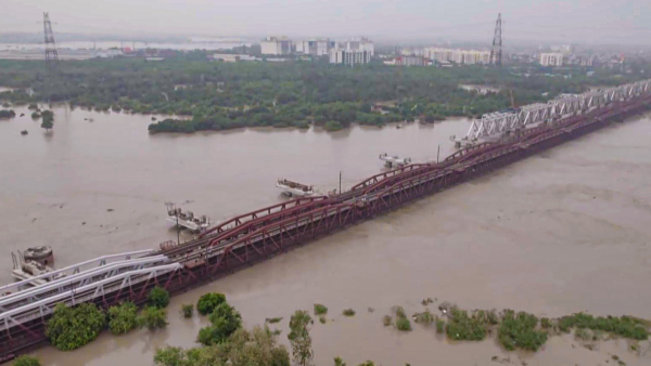 Delhi Flood: Yamuna Water Reaches Supreme Court, Remains Over Danger Mark - Oneindia News