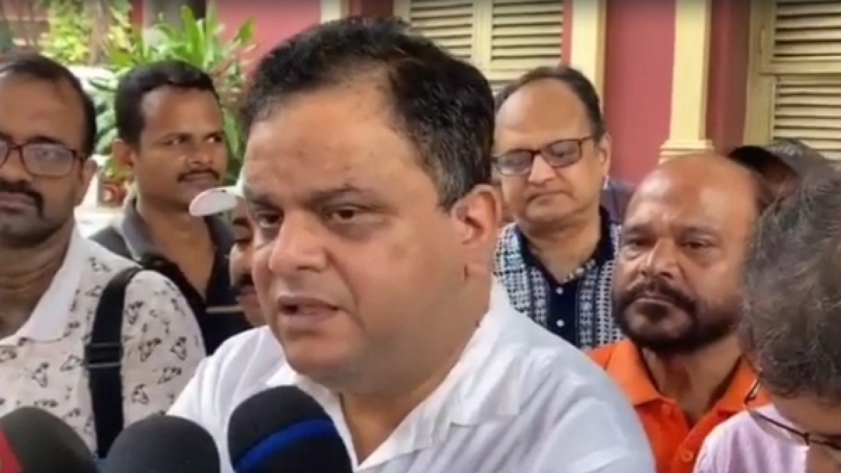 Bengal Students Free To Choose Their First Language: Education Minister ...