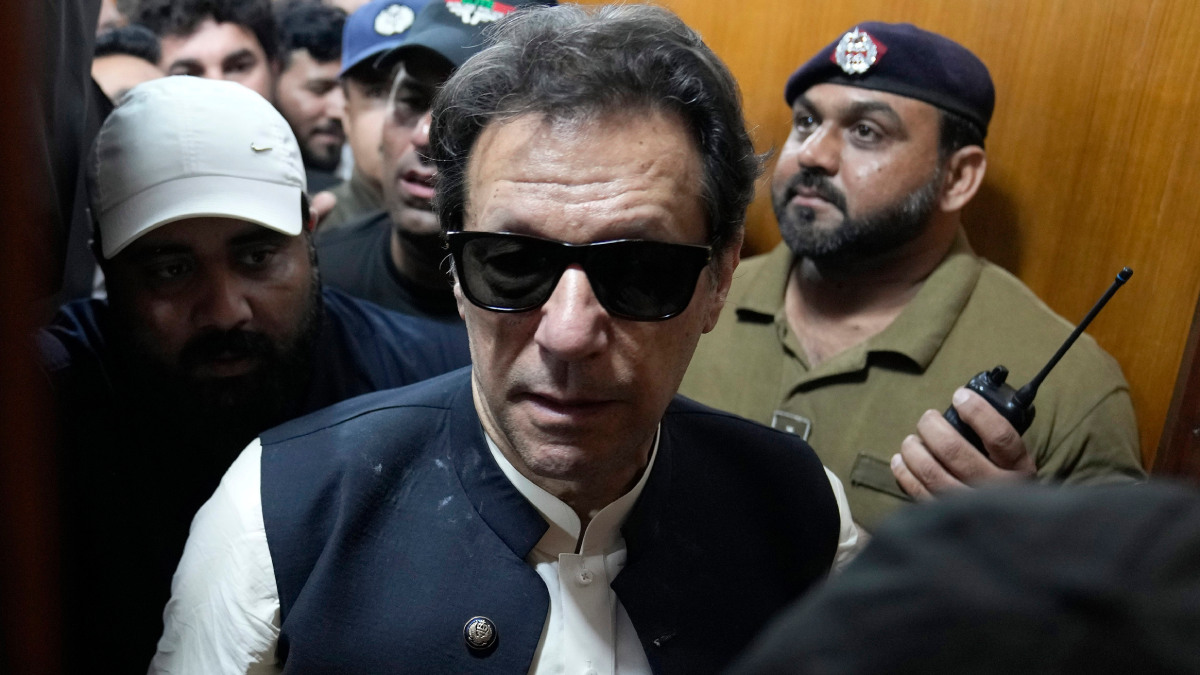 Imran Khan Kept In Bug-Infested Jail Cell, Given C-Class Facilities ...