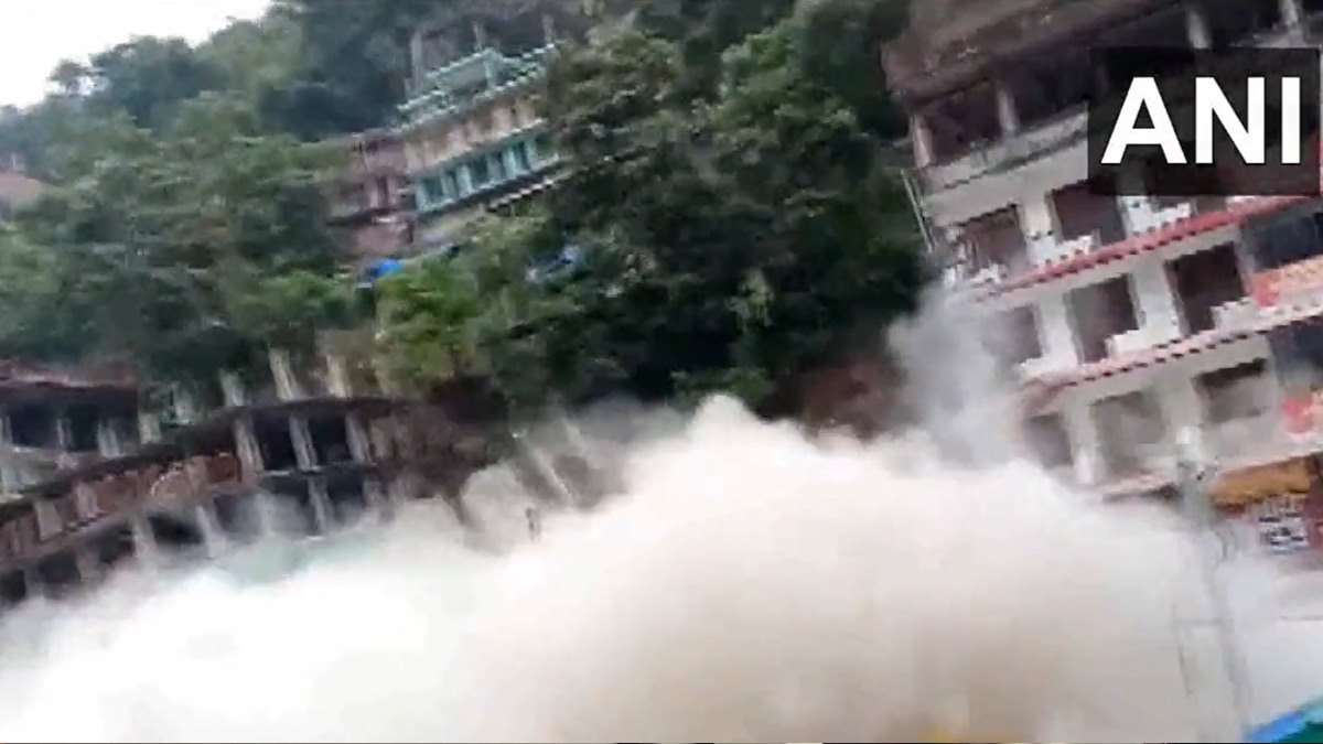 Himachal Pradesh: 7 Buildings Collapse in Kullu Due To Landslide Caused ...