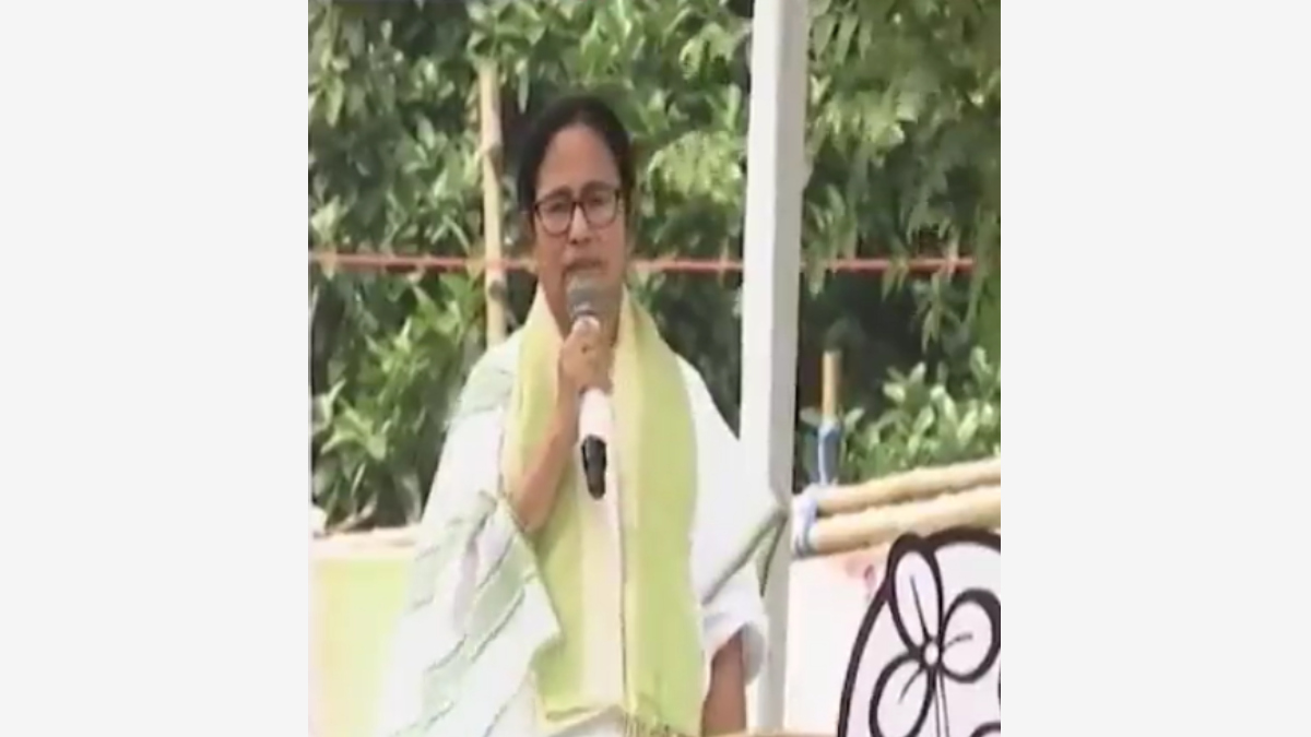 'When Indira Gandhi Reached Moon': Mamata Banerjee's Latest Blunder ...