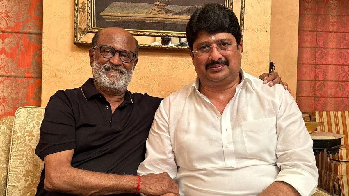 Rajinikanth Meets Raja Bhaiyya, Receives Gift Of Holy Water - Oneindia News