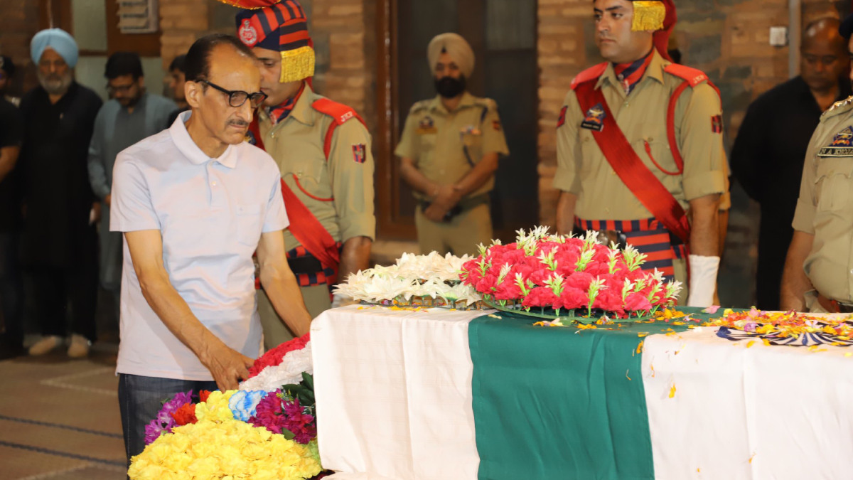 Unbroken Spirit: Ex-Cop Father Pays Respects To Martyred Son DSP ...