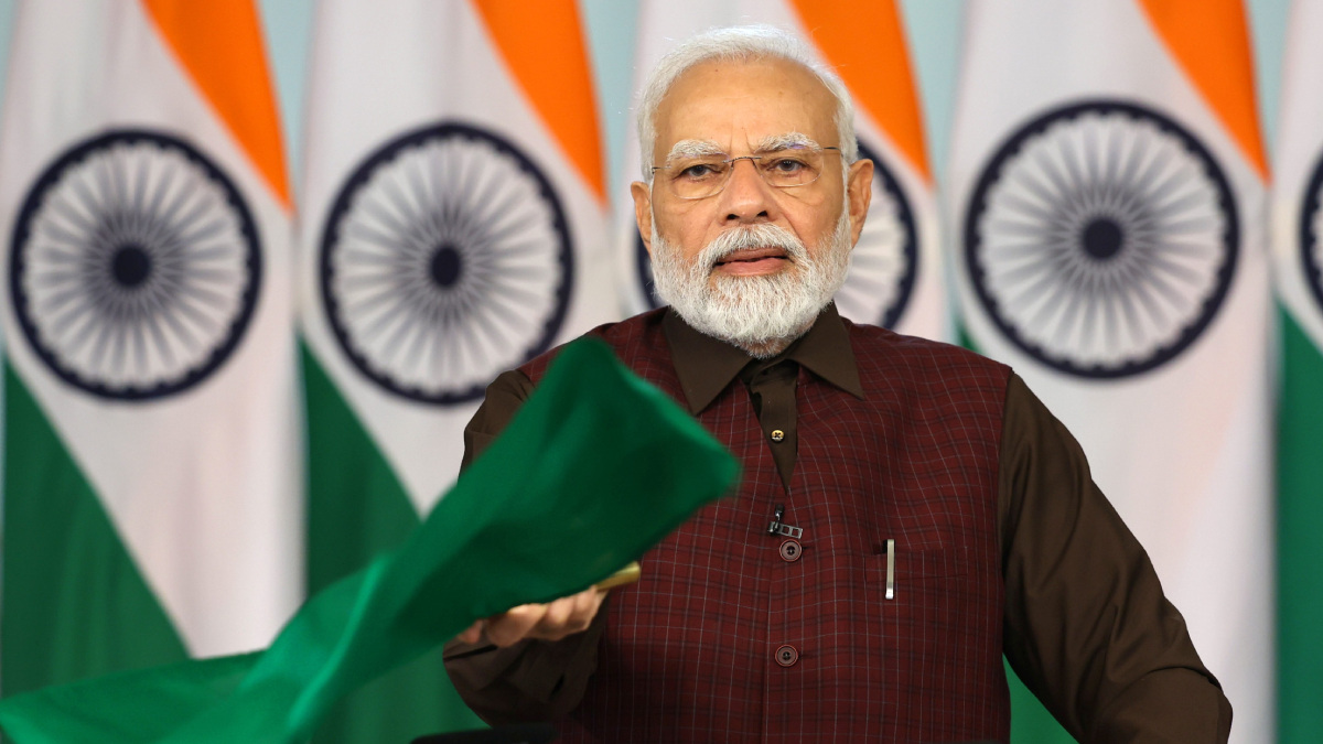 PM Modi Flags Off Nine Vande Bharat Express Trains - Oneindia News