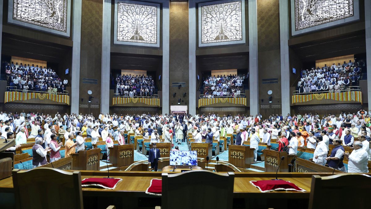 What is a Special Session of Parliament? - Oneindia News