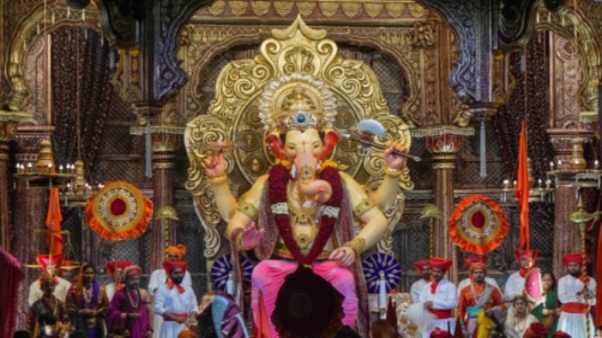 Mumbai: Take A Glimpse Of The First Pics Of Lalbaugcha Raja - Oneindia News