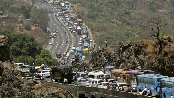 Plan Your Commute! MSRDC To Implement Hourly Roadblocks on Mumbai-Pune ...