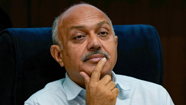 Centre Vs Delhi Govt: SC Refuses To Interfere In Delhi Chief Secretary ...