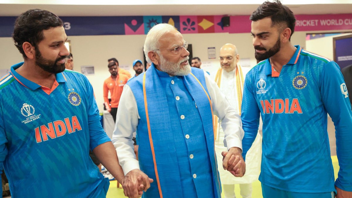 How PM Modi Consoled Rohit Sharma, Kohli & Indian Team After WC Defeat ... How PM Modi Consoled Rohit Sharma, Kohli & Indian Team After WC Defeat ...