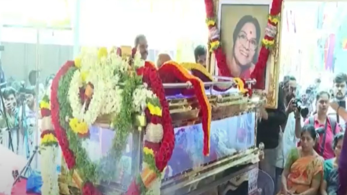 PM Modi, Others Pay Last Respect To Veteran Kannada Actress Leelavathi ...