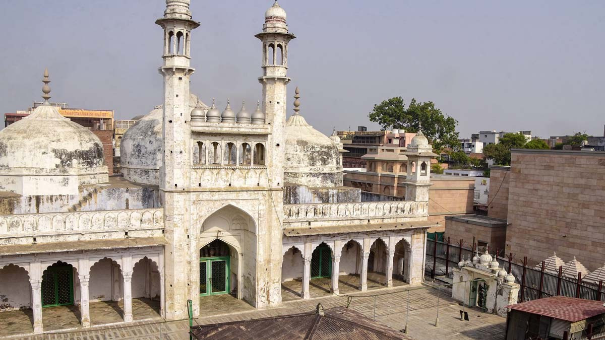 Varanasi Court Allows Hindus To Perform Arti Inside Gyanvapi - Oneindia ...
