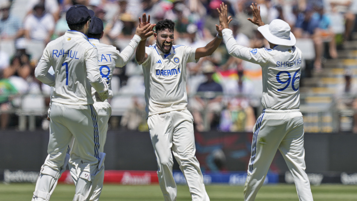 Ind vs SA Day 1 LIVE: Mohammed Siraj Wreak Havoc South Africa's Batting ...