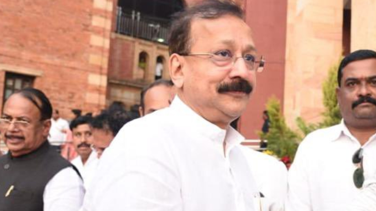 Former Maharashtra Minister Baba Siddique Resigns From Congress ...
